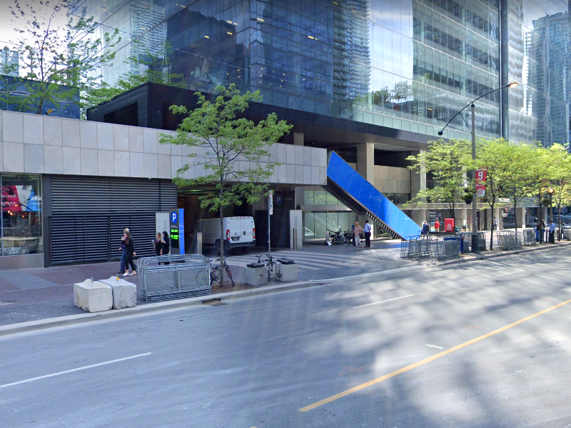 120 Bremner Blvd. Parking | BestParking